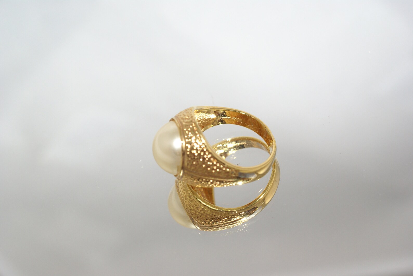 Classic Pearl Ring - Etsy