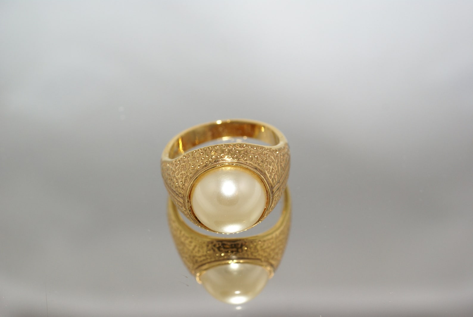 Classic Pearl Ring - Etsy