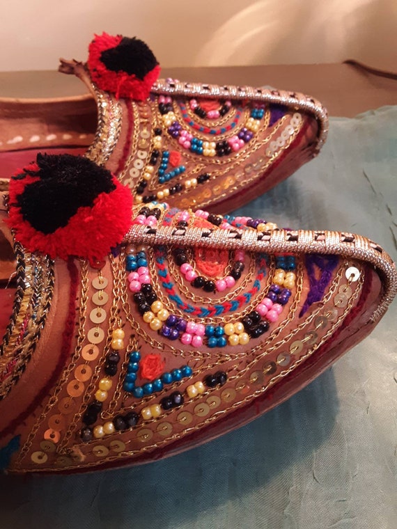 Vintage Jutti,Mojari,Indian shoes. Unique, beautiful … - Gem
