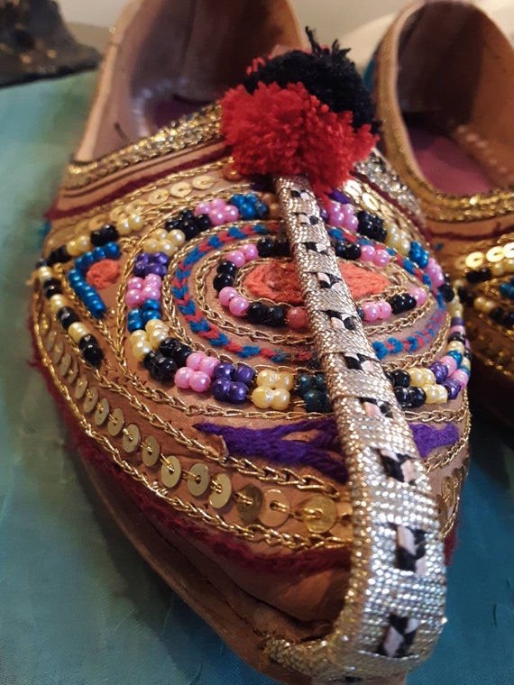 Vintage Jutti,Mojari,Indian shoes. Unique, beautiful … - Gem