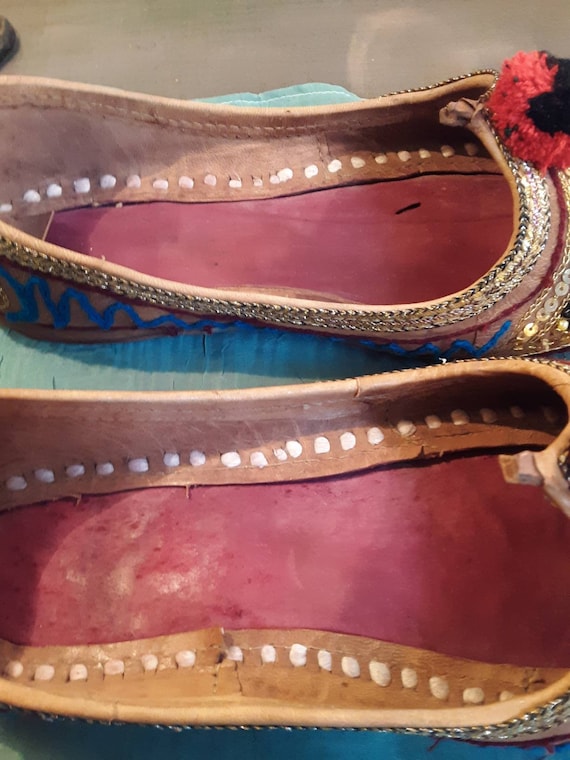 Vintage Jutti,Mojari,Indian shoes. Unique, beautiful … - Gem