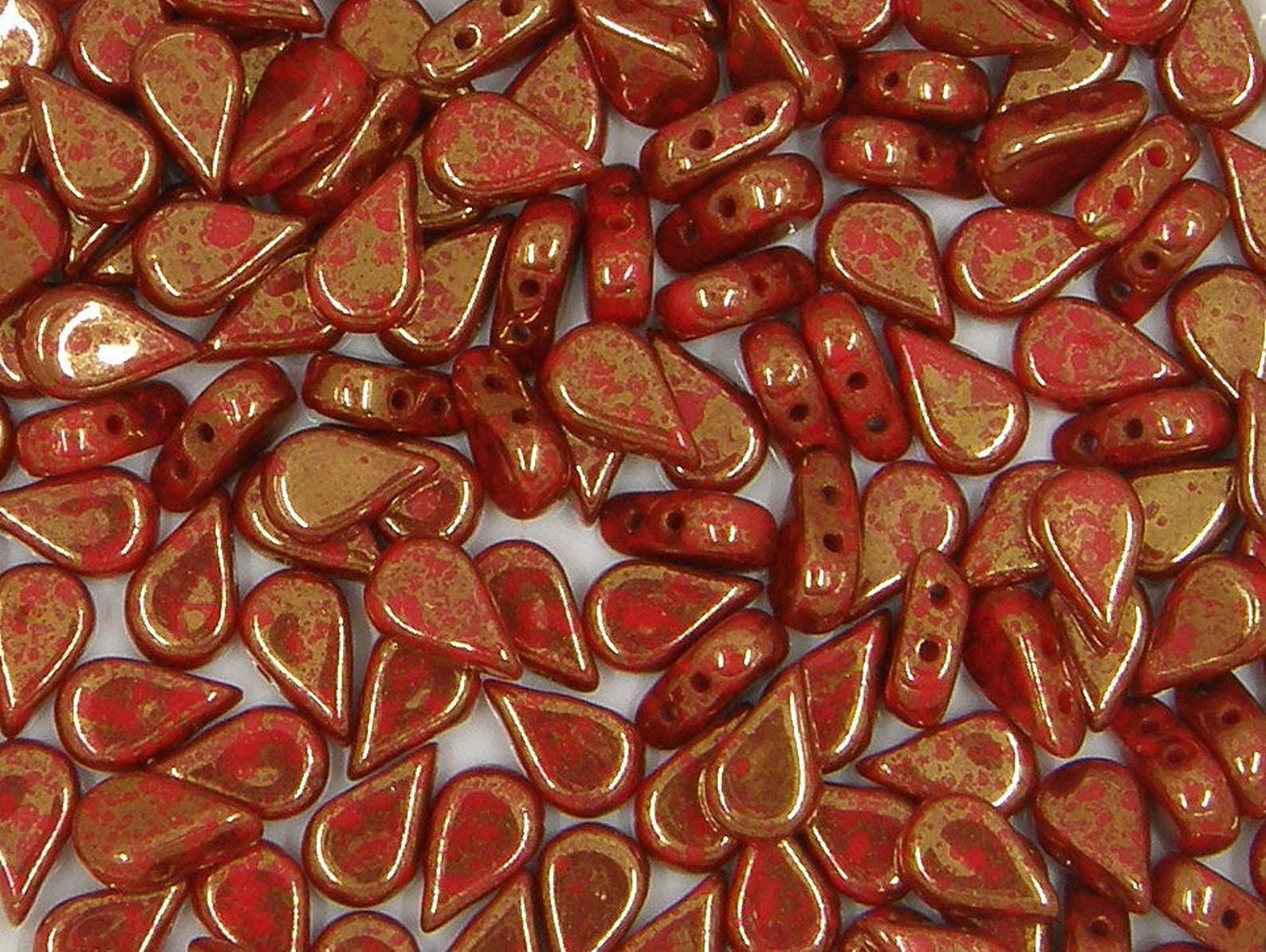 Amos® Par Puca® Bead Opaque Coral Red Bronze 2-hole 30 - Etsy