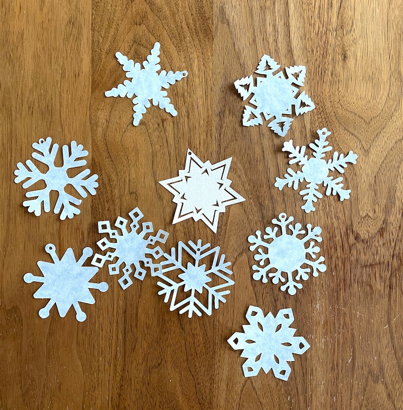 Twelve Snowflake Gift Tags SVG Digital Download - Gift Tag SVG ...