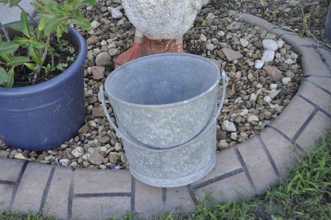 Vintage Metal Farm/shop Pail - Etsy