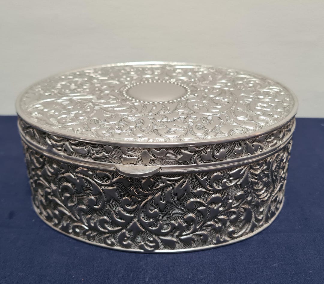 Beautiful Oval Vintage Silver Trinket Jewellery Box With Velvet Lining ...
