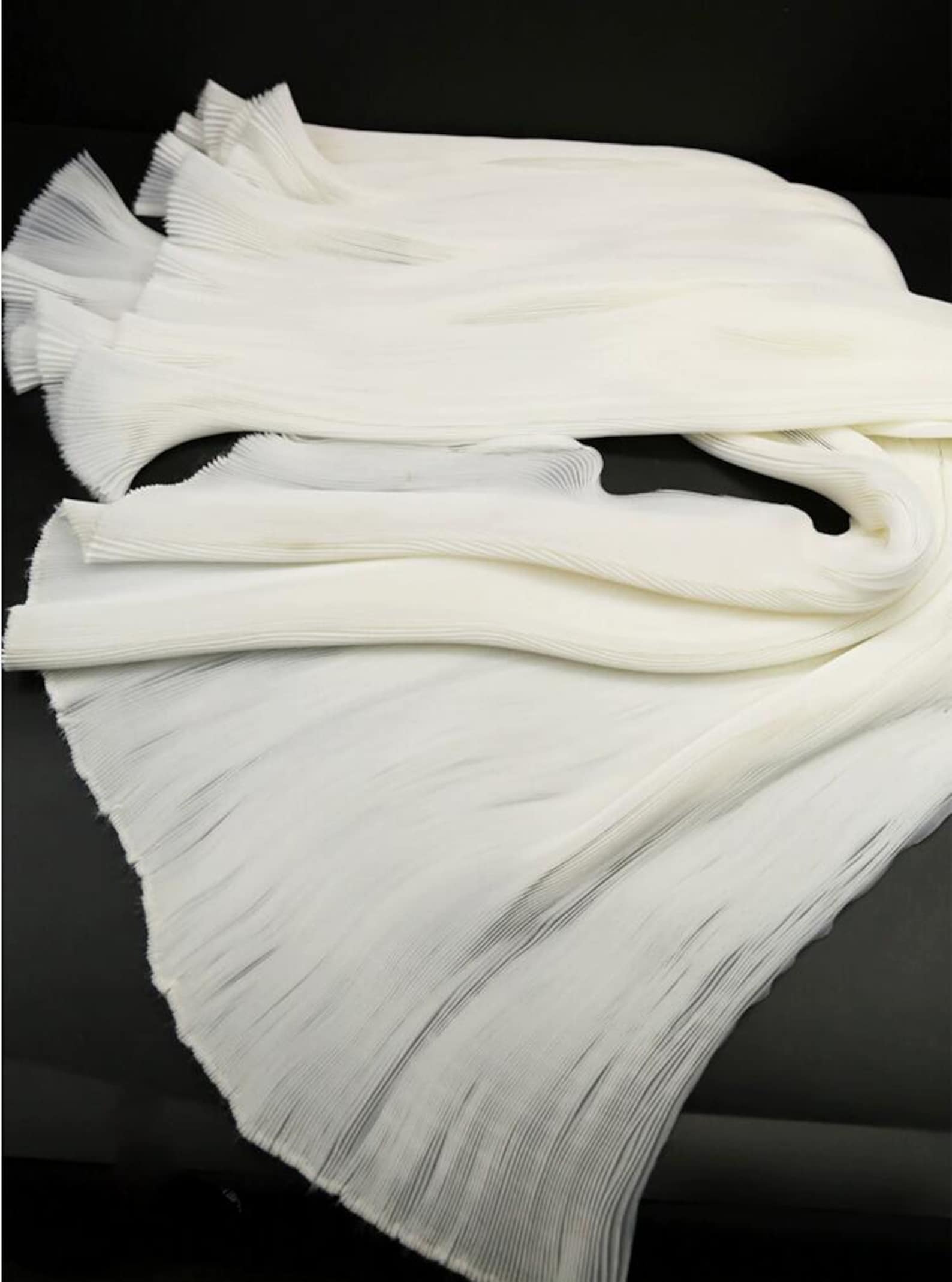 White Pleated Organza Fabric Plisse Fabric Accordion Crimping Wrinkle ...