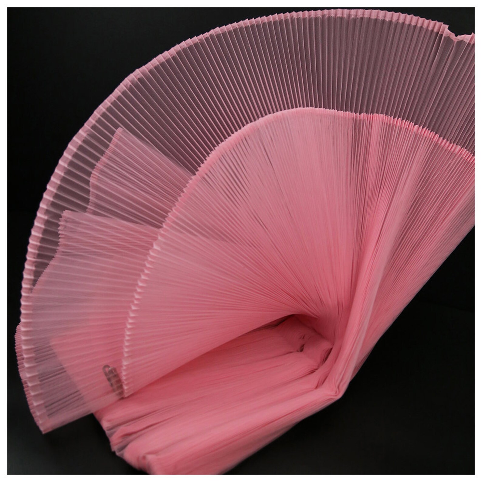 Pink Organ Pleated Hard Mesh Fabric Plisse Fabric Accordion Crimping ...