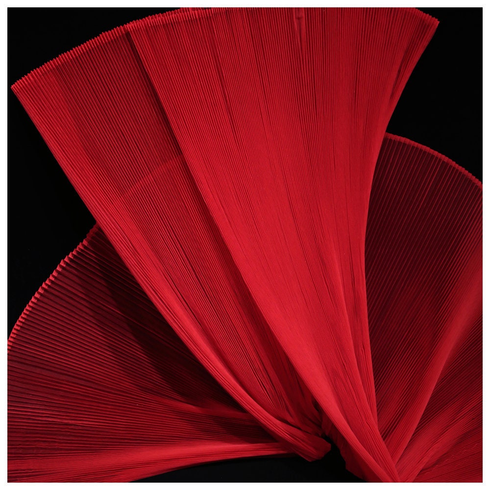 Red Organ Pleated Hard Mesh Fabric Plisse Fabric Accordion Crimping ...