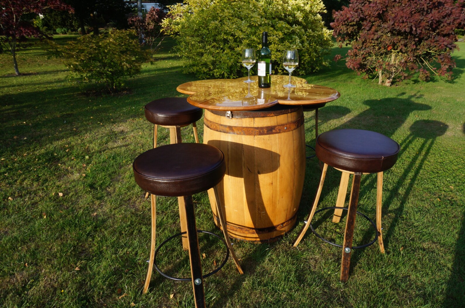 The Badger. 4 Leaf Clover Wine Barrel Table With 4 Wine Barrel - Etsy