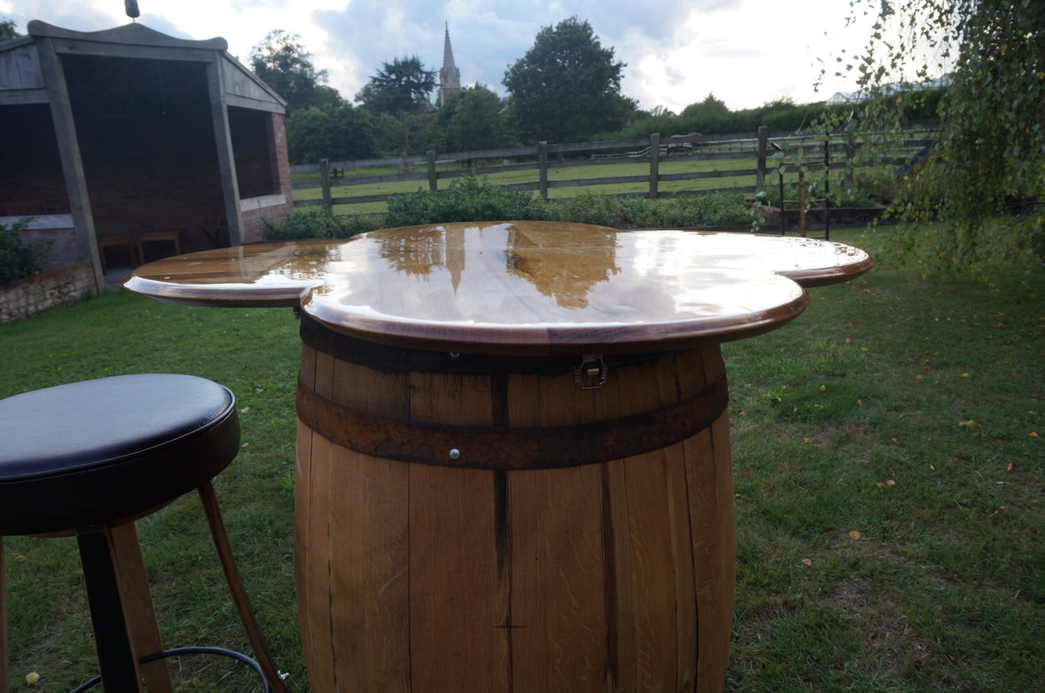 The Badger. 4 Leaf Clover Wine Barrel Table With 4 Wine Barrel - Etsy