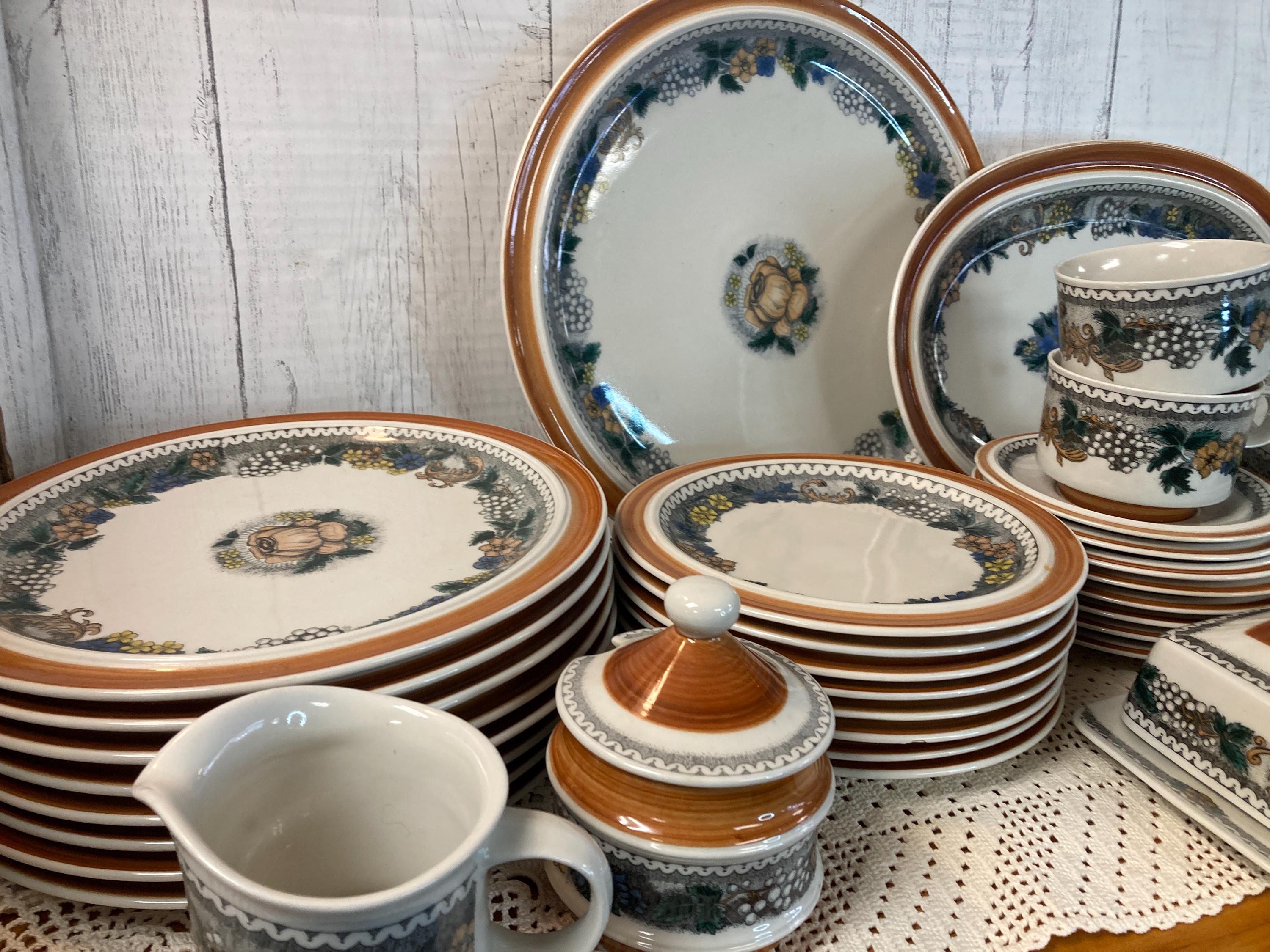 48 PC. Goebel Country Burgund Dish Set. 4-piece Settings for 8 - Etsy