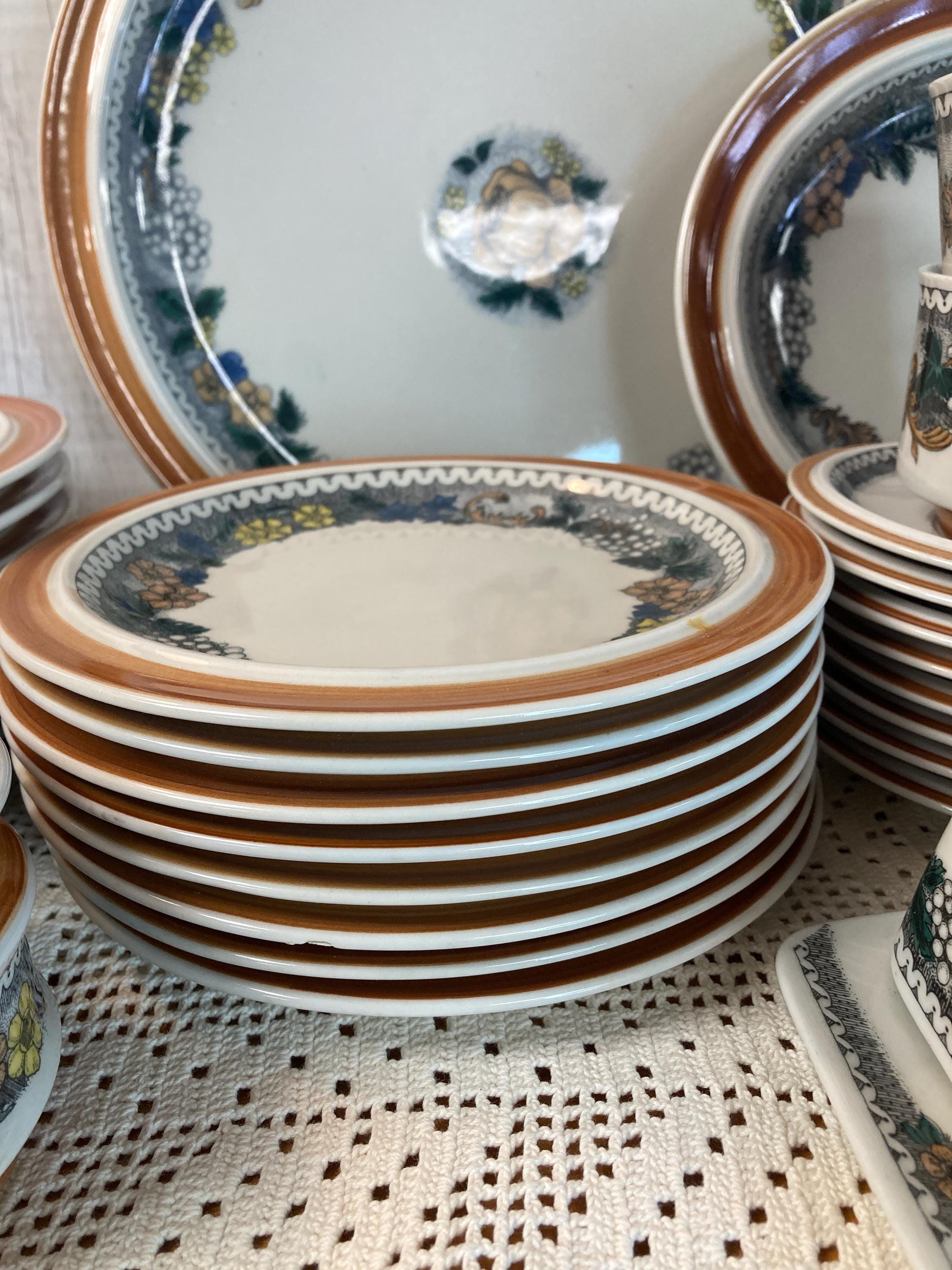 48 PC. Goebel Country Burgund Dish Set. 4-piece Settings for 8 - Etsy