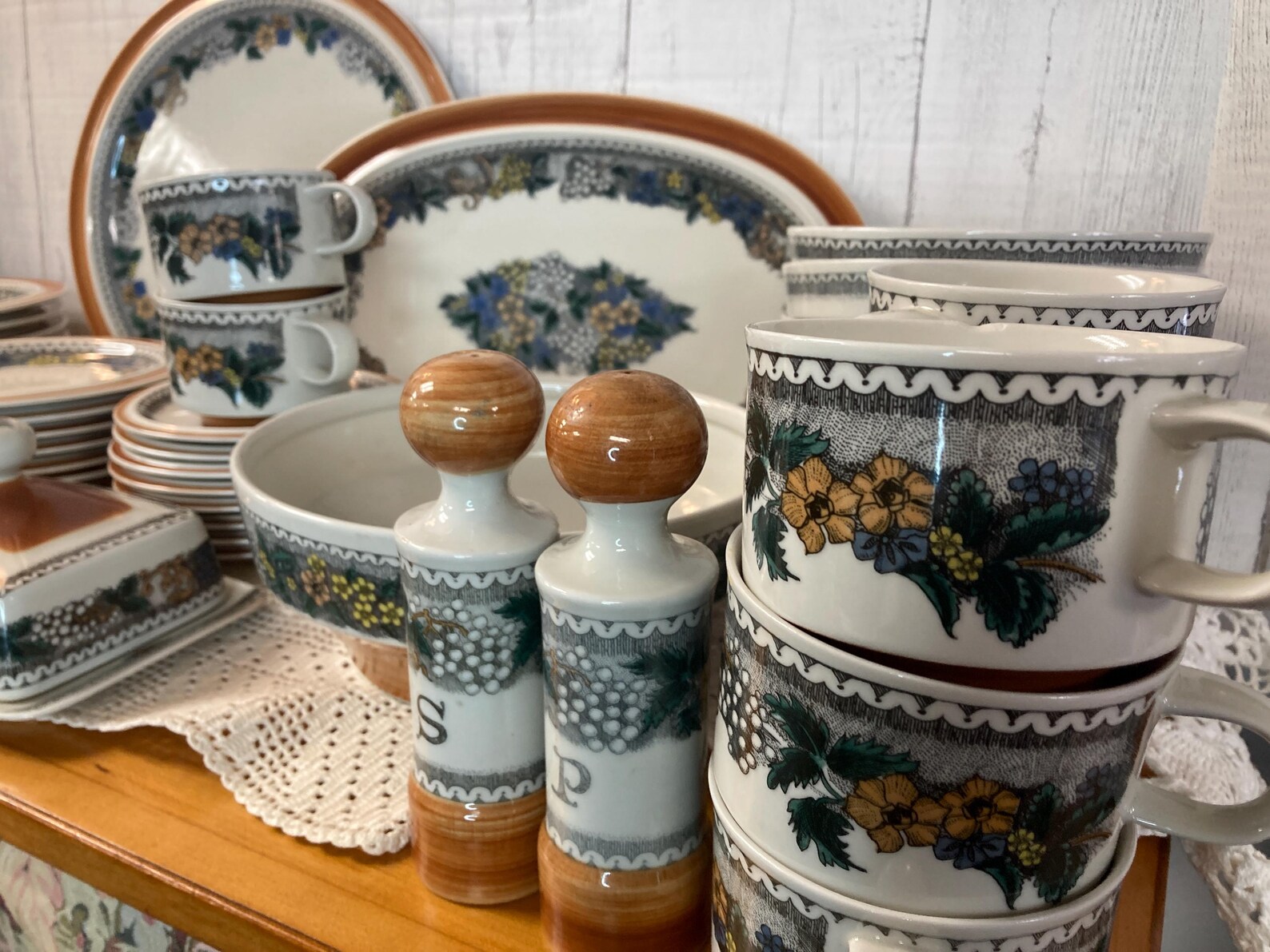 48 PC. Goebel Country Burgund Dish Set. 4-piece Settings for 8 - Etsy