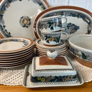 48 PC. Goebel Country Burgund Dish Set. 4-piece Settings for 8 - Etsy