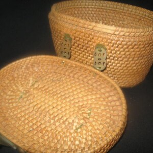 Vintage Straw Bucket Handbag With Metal Attachments/straw Handbags ...