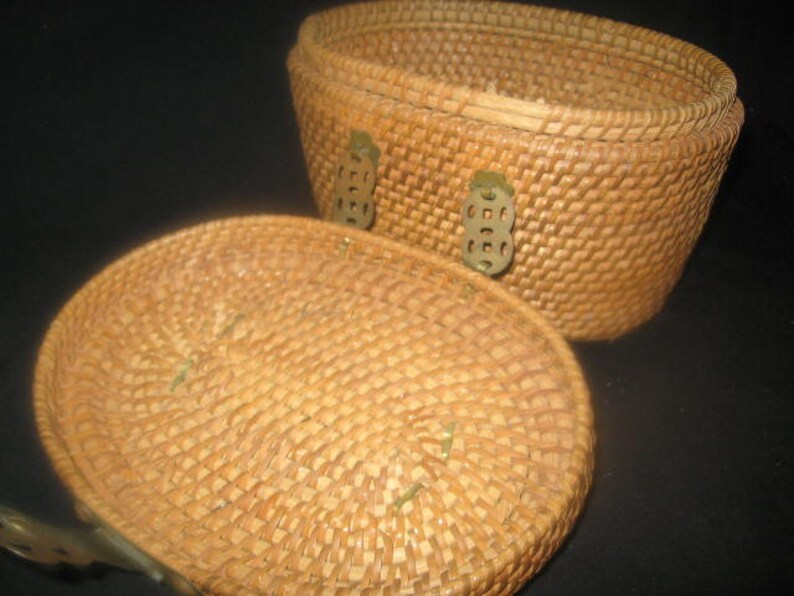 Vintage Straw Bucket Handbag With Metal Attachments/straw Handbags ...