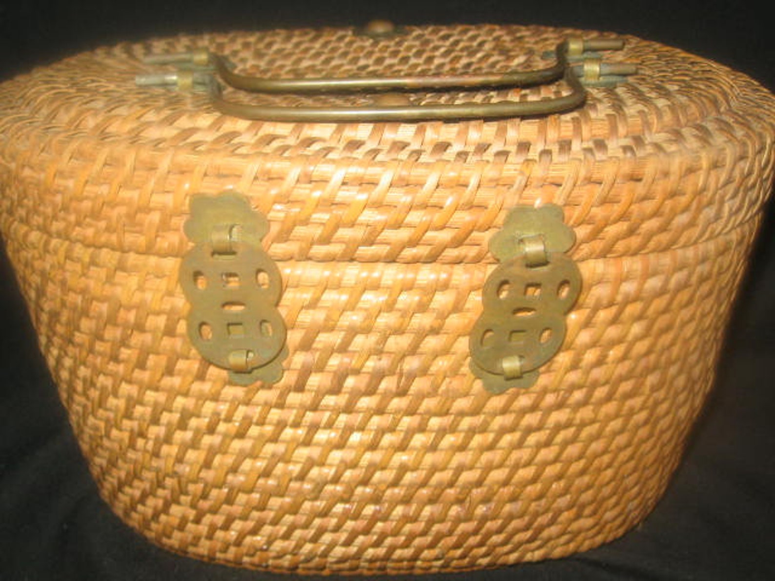 Vintage Straw Bucket Handbag With Metal Attachments/straw Handbags ...