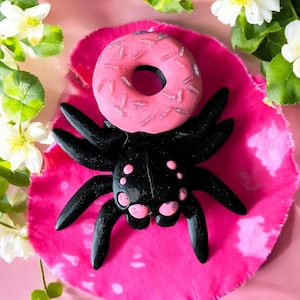 Donut Spider 3D Printed Figurine Halloween Dessert Spider Cute Fidget ...