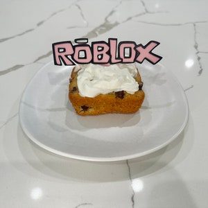 Roblox Birthday Cake Decoration Set Roblox Logo Cake Topper & 10 Robux ...