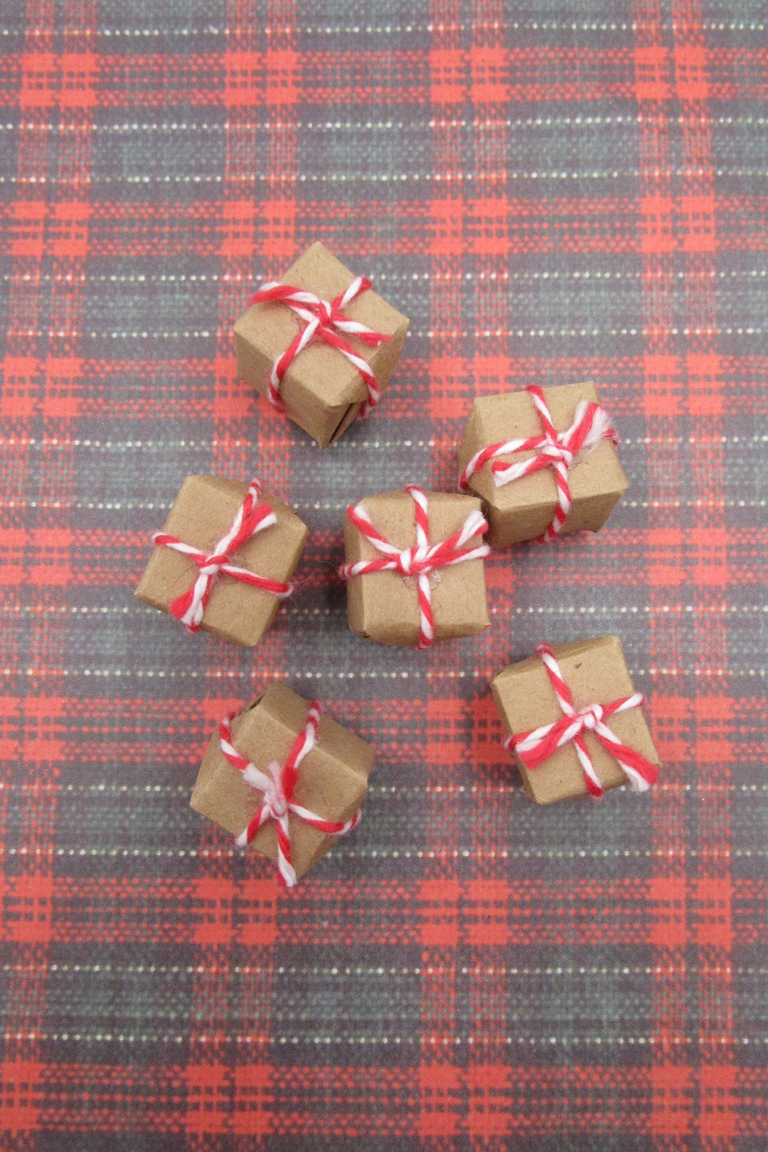 Miniature Craft Present, Mini Gift Craft and Baker's Twine, Gift Craft ...