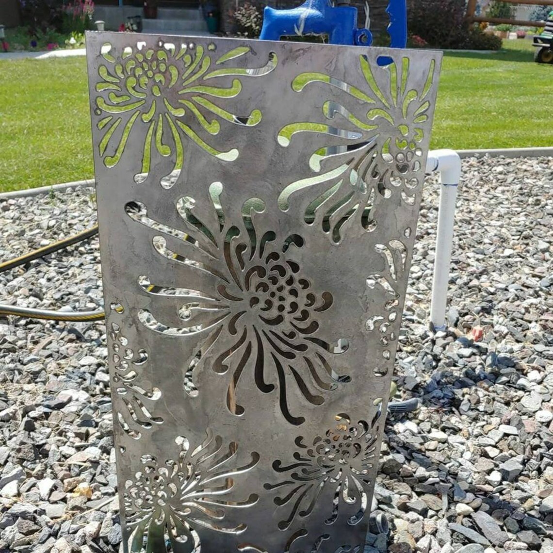 Metal Flower Privacy Garden Panel Screen, Rusty Mum Garden Wall Art ...