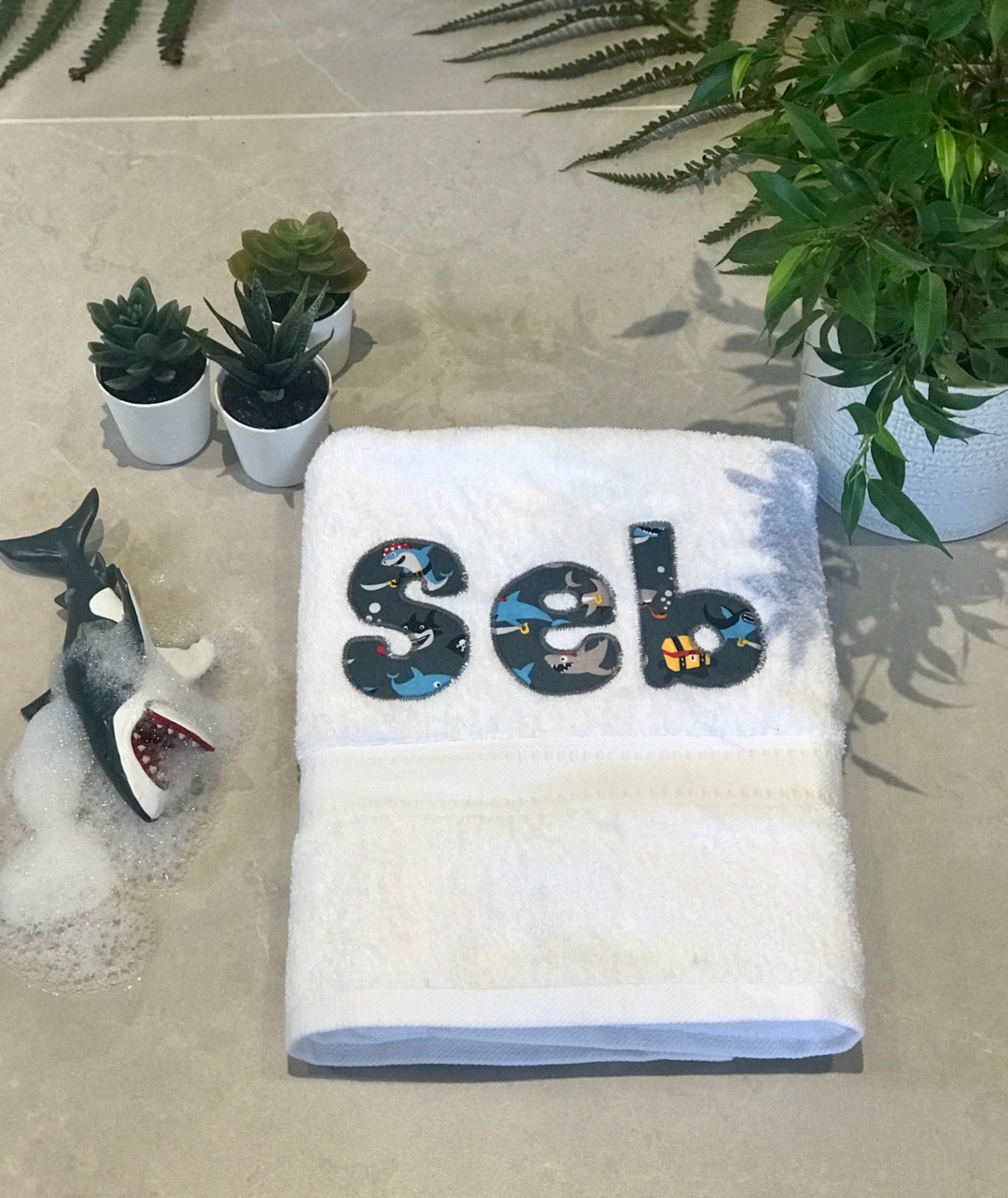 Chloe & Seb White Personalisiertes Badetuch wähle deinen Stoff - Etsy.de