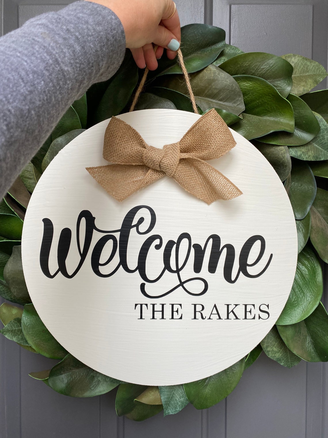 Welcome hanging board with personalized last name | Etsy