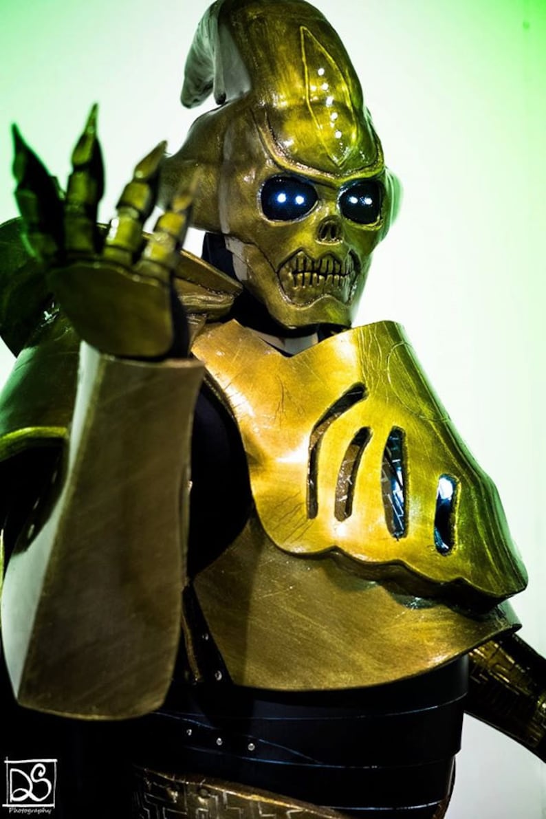 MADE TO ORDER - Warhammer 40.000 Necron C'tan Deceiver Costume Cosplay ...