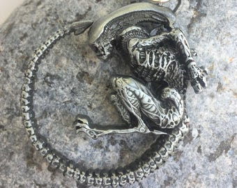 Alien keychain | Etsy