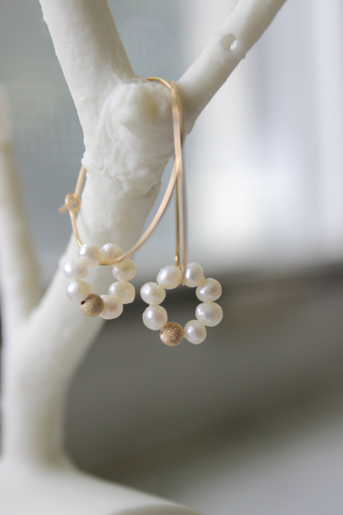 White Freshwater Pearl Loop Gold Hoop Earrings - Handmade - Etsy
