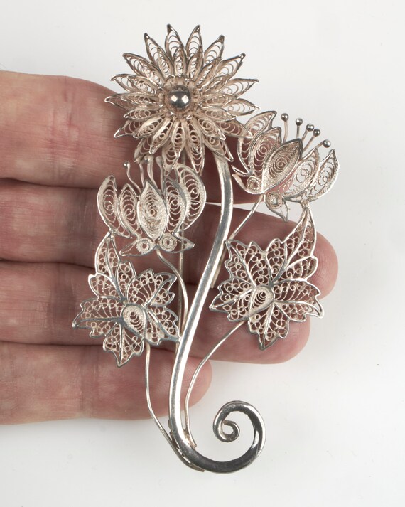 Vintage 1950s large silver filigree flower brooch. - Gem