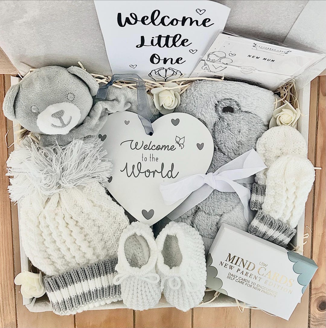 Baby Unisex Hamper Gift Set, New Parents Gift Set, New Baby Gift, Baby ...