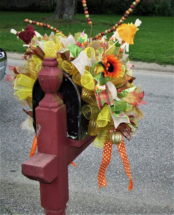 Items similar to Fall Mailbox topper, Autumn Mailbox Swag, Home Decor ...
