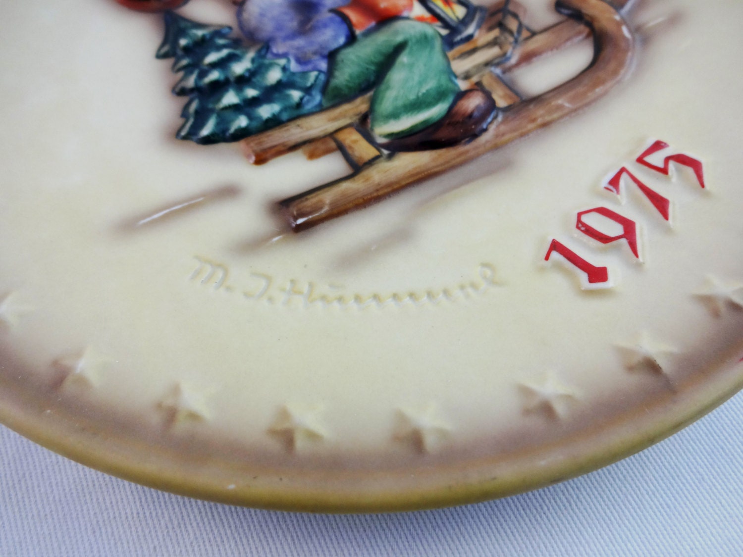 1975 M.J. Hummel, 5th Edition, Annual Collectible Plate by Goebel ...