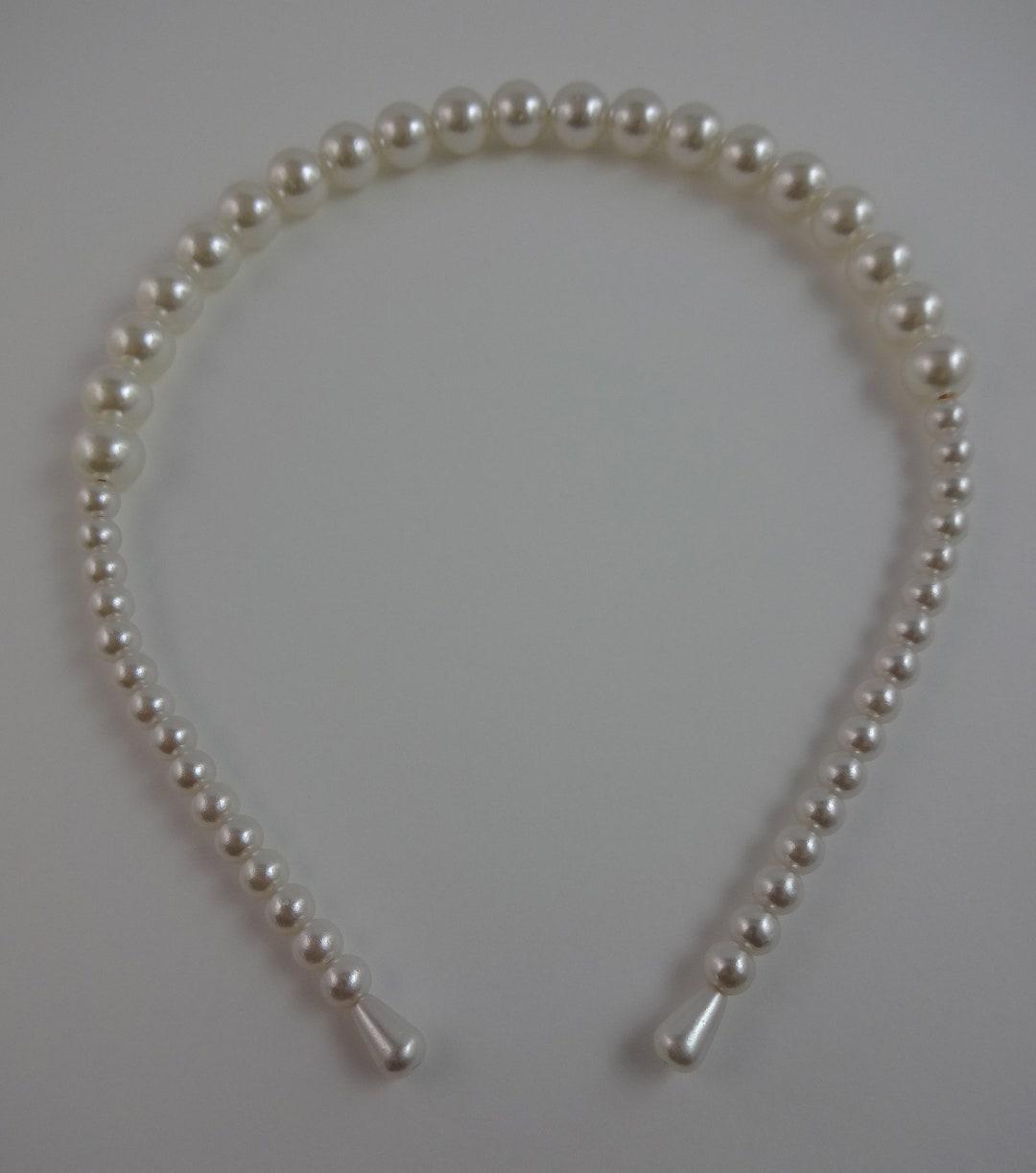 Diadema de perlas simuladas con perlas blancas grandes y pequeñas ...