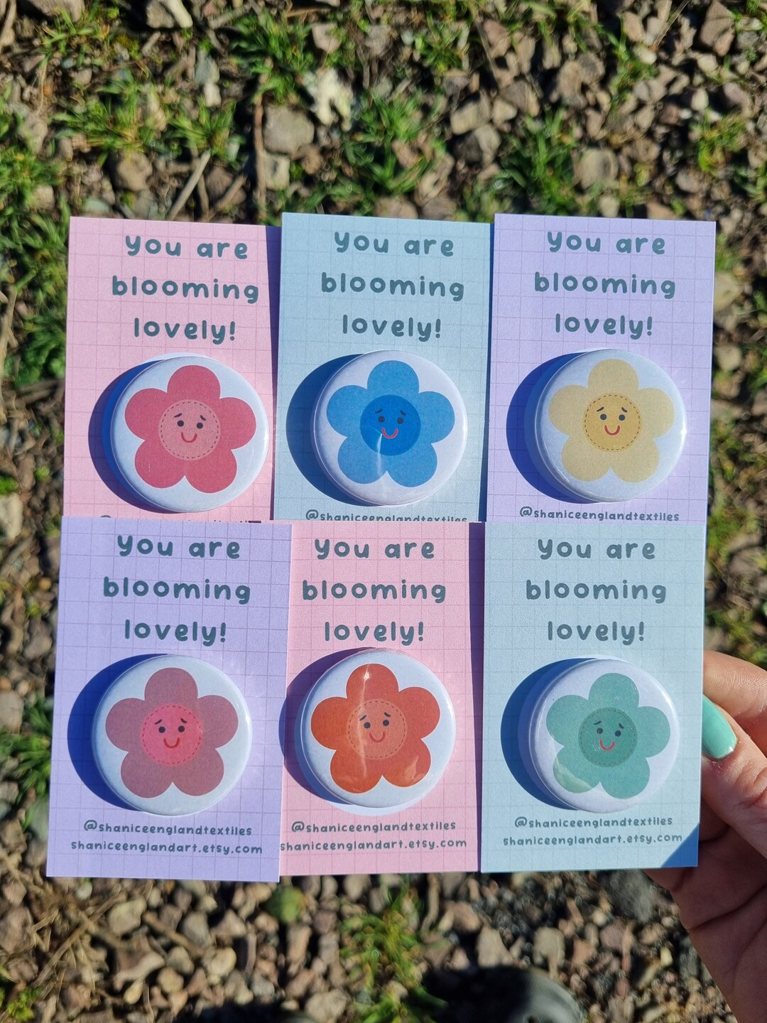 Happy Flower Badges, Floral Button Badges, 6 Flower Colours, Flower ...