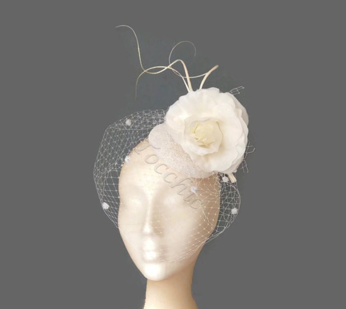 Tocado blanco con velo tocados con flores tocados de novia - Etsy España
