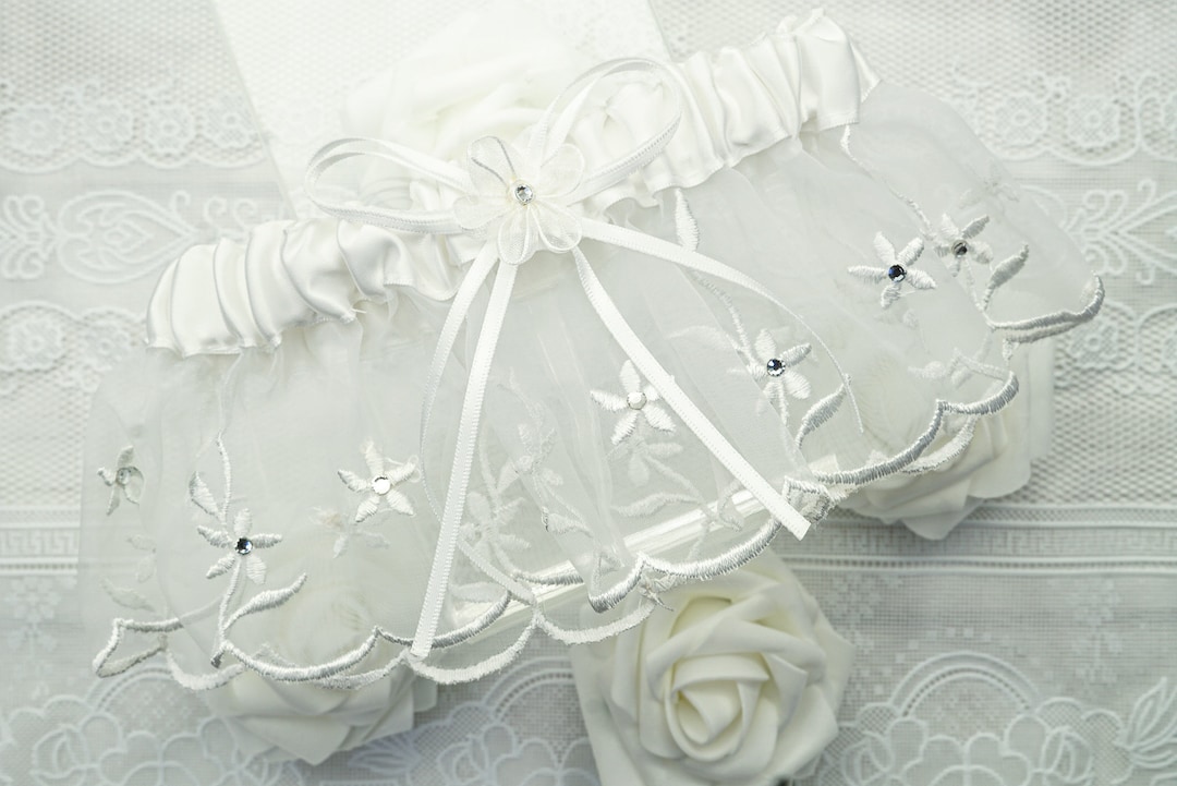 White Wedding Bridal Garter Set, Toss Garter, Keepsake Garter, Garter ...