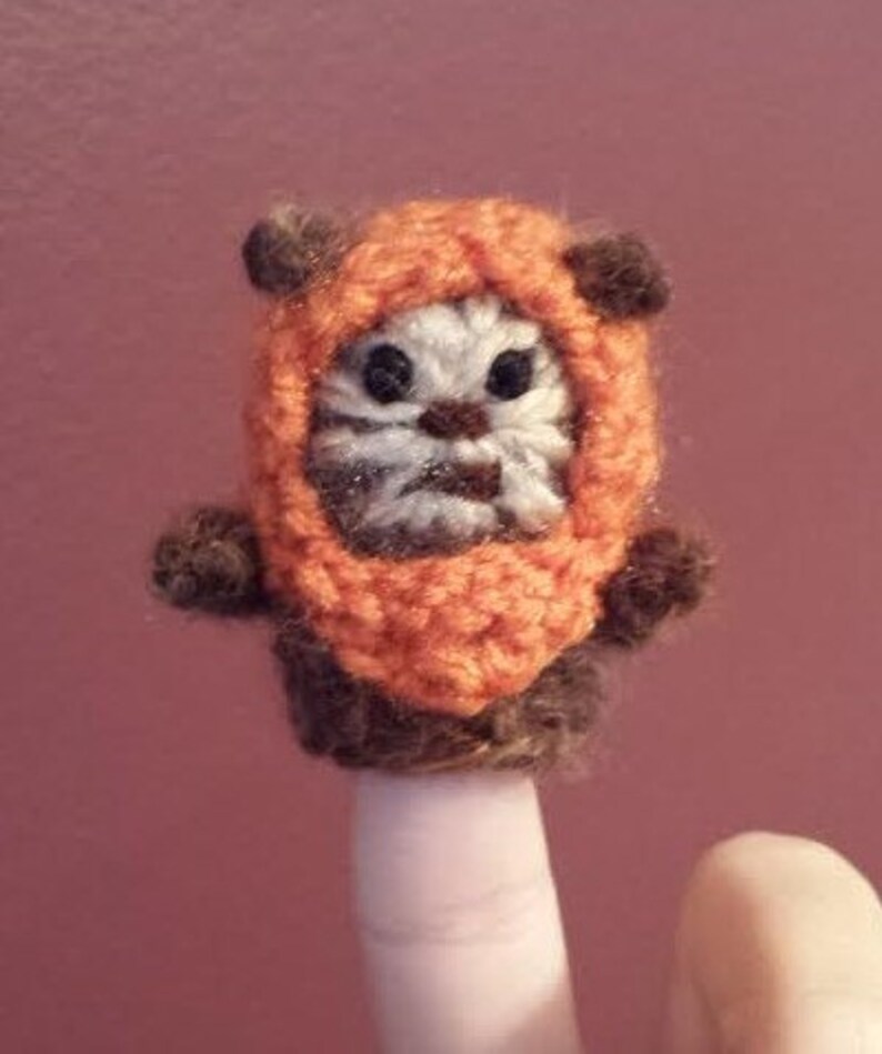 Star Wars Crochet Finger Puppet Patterns, C3PO, R2D2, Ewok, and Yoda ...