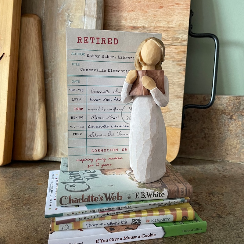 Librarian Woman Retirement Gifts - 60+ Gift Ideas for 2025