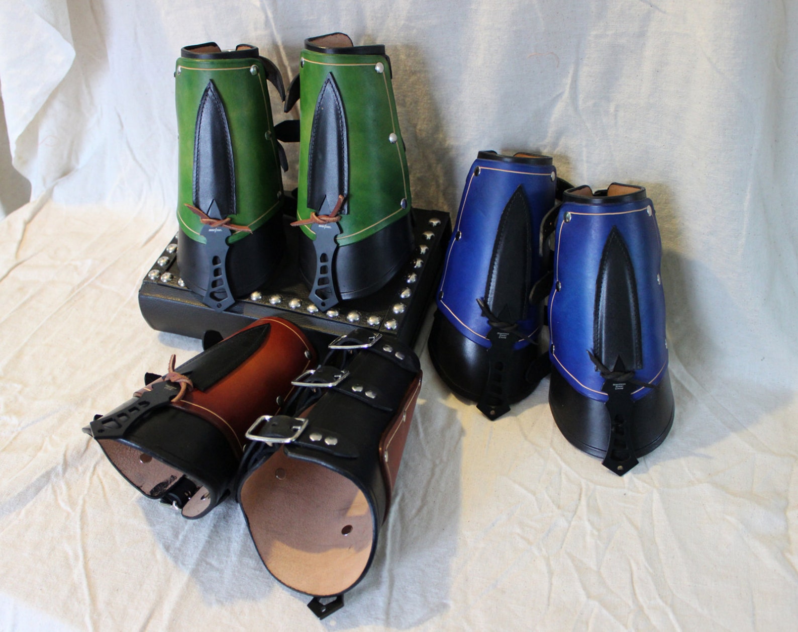 Leather Armor: Fantasy/medieval Dagger Bracers - Etsy