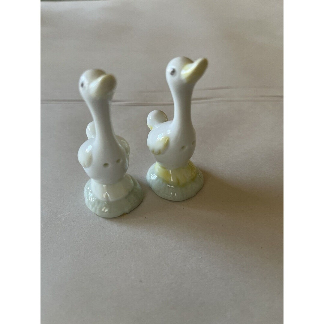 Vintage PMI Miniature Mini Duck Salt and Pepper Shakers 2.5" Tall 1993 ...