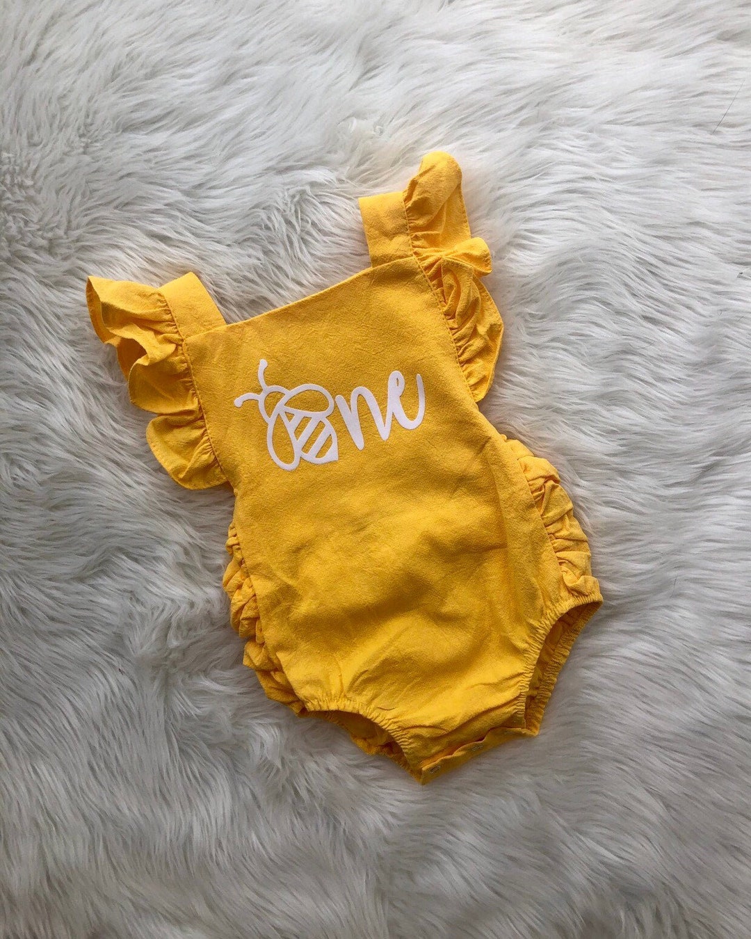 Bee First Birthday Outfit / Bumble Bee Birthday Outfit / Bee Cake Smash Outfit / Bee 1st ...