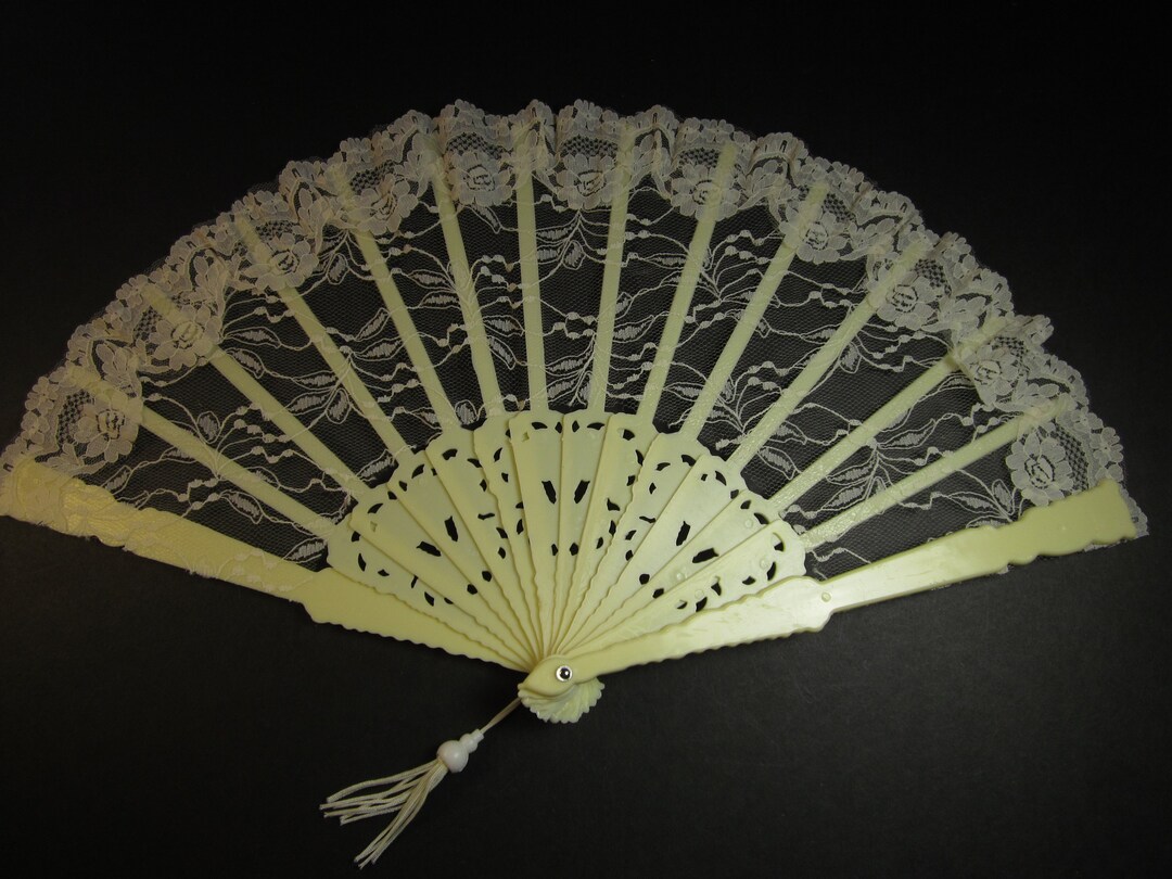 9" Ivory Folding Fan, 18" Spread, for Weddings, Photo Shoots, Etc ...