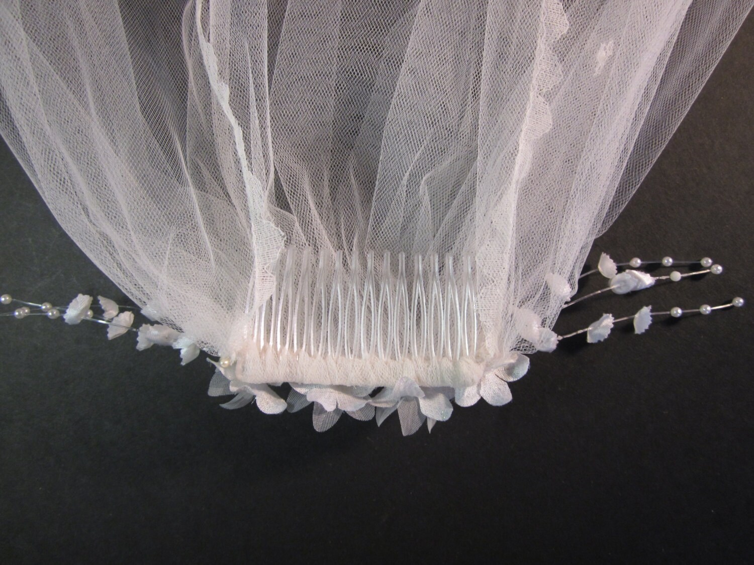 35" White/champagne Tulle Wedding Veil, Handmade W/ Lace Edge and Spots ...