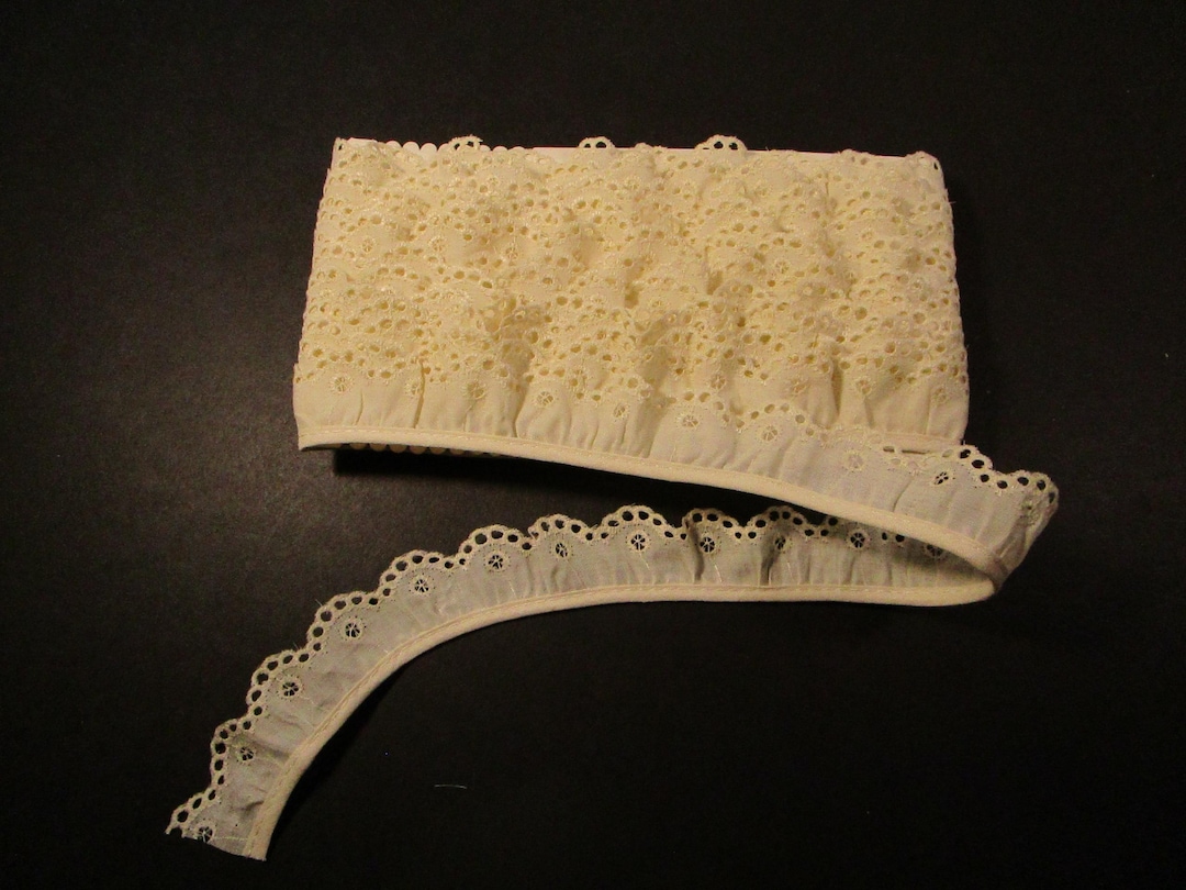 6 Yds Cream Color Scalloped Eyelet Gathered Trim, 1 1/4" Wide, Made in ...
