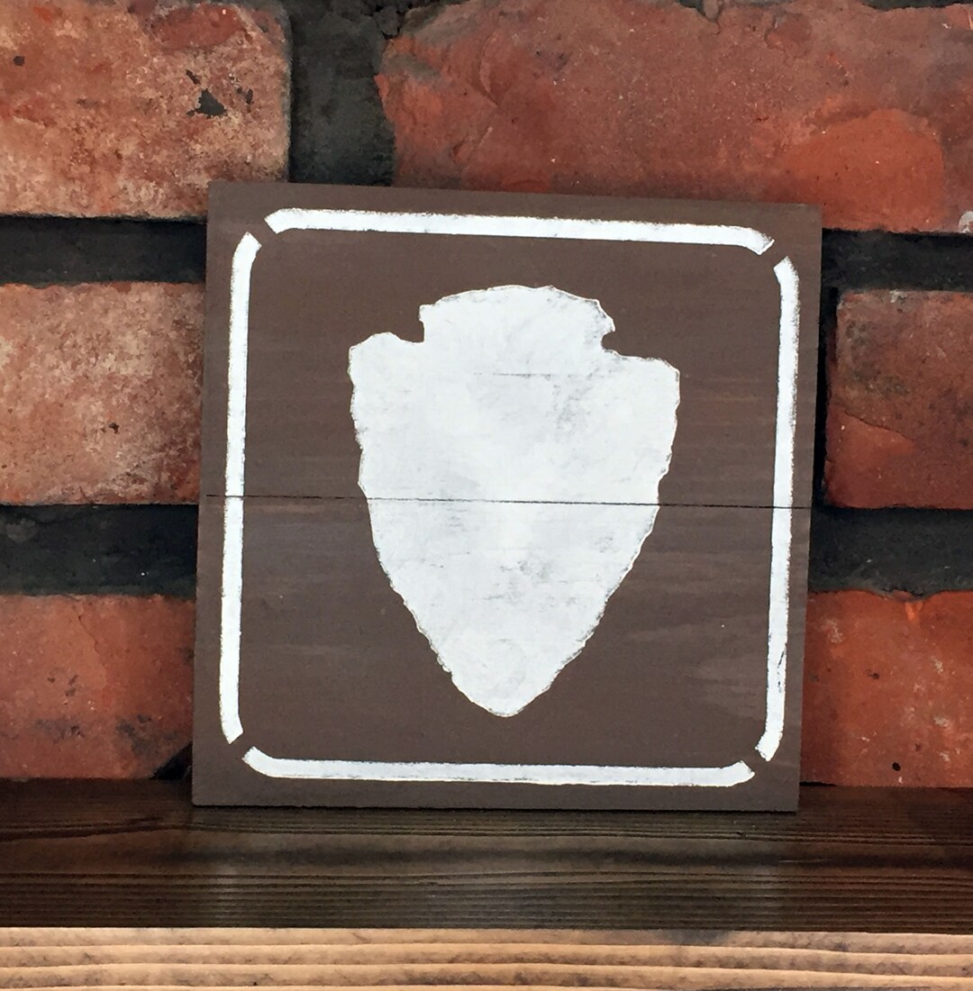 NPS Arrowhead Road Sign - Etsy