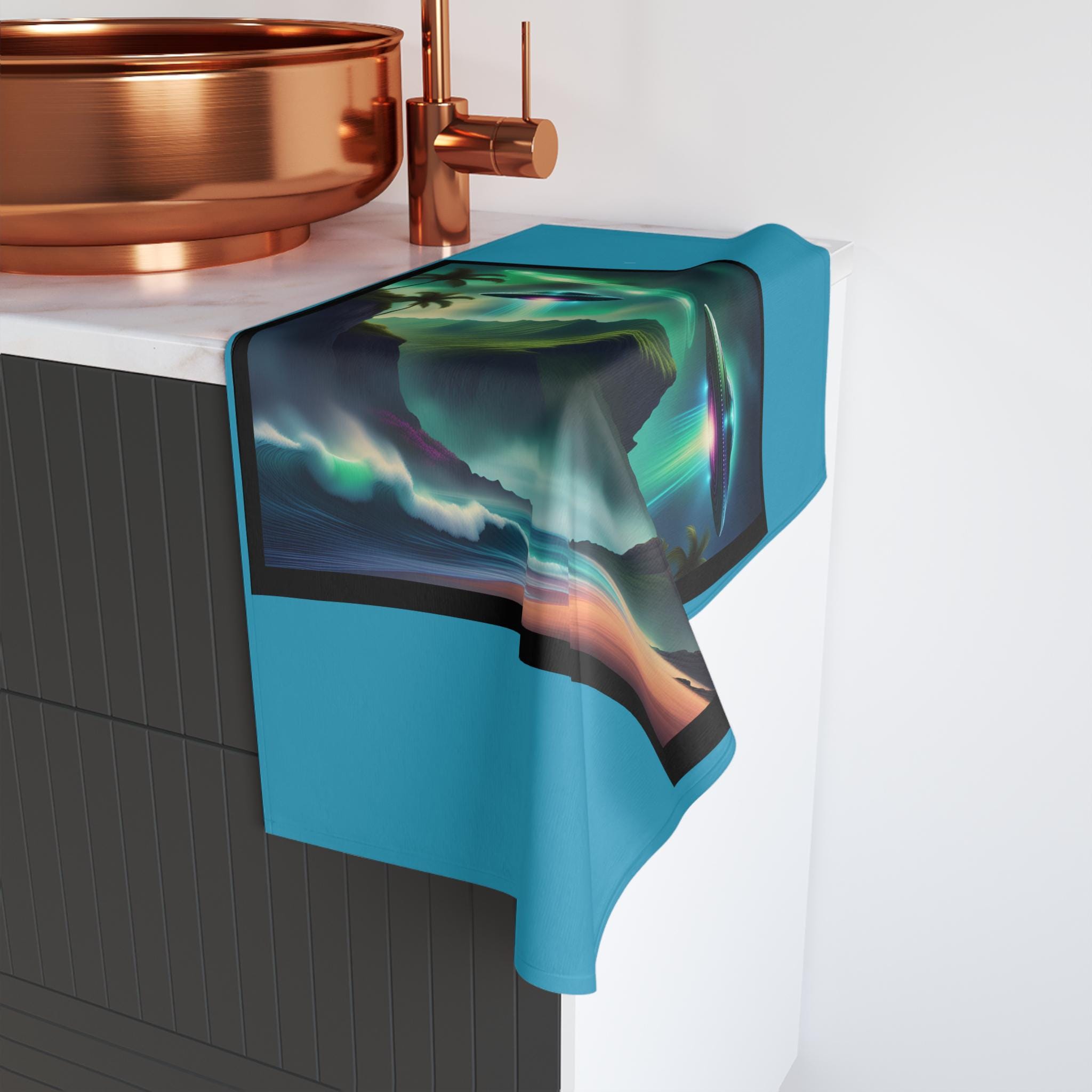 Alien Beach Scene Hand Towel, UFO Themed Towel, Retro Sci-fi Gift ...