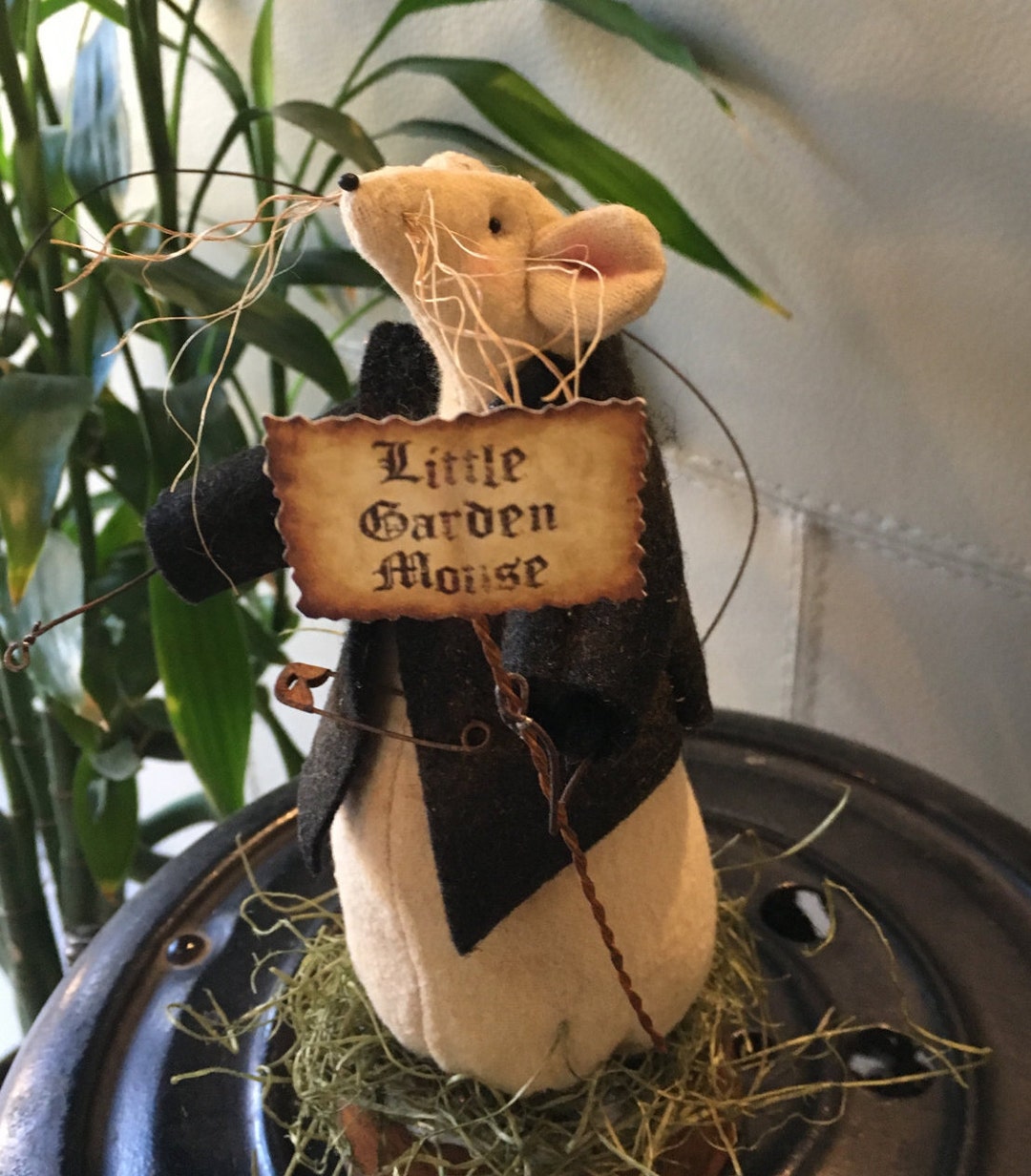 Primitive Garden Mouse - Little Garden Mouse - Country Table Decor ...