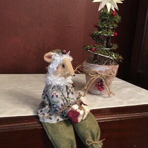 Primitive Winter Mouse , Christmas Thyme Mouse , Rustic Room Decor ...